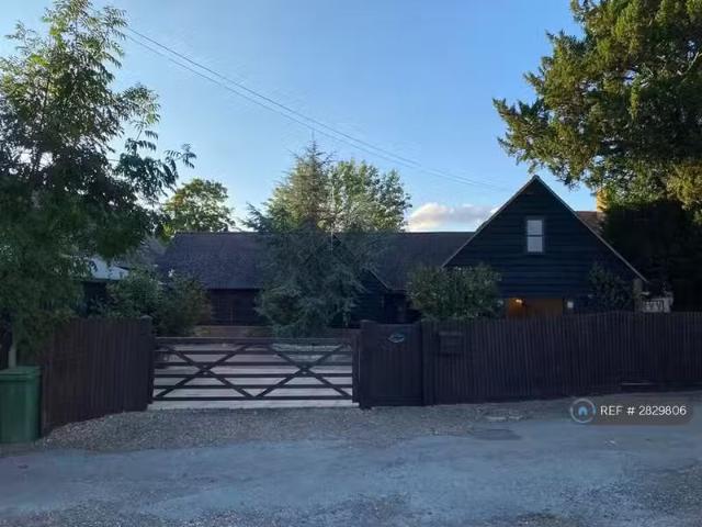 3 bedroom semi detached house for rent in School Lane, Dinton.