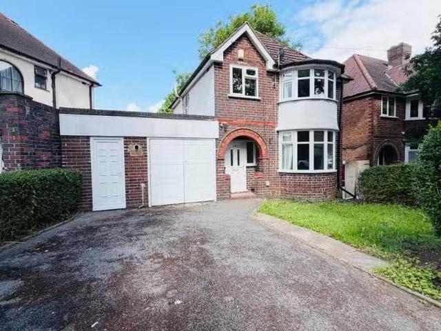 3 bedroom semi detached house for rent in School Road, Hall Gr.