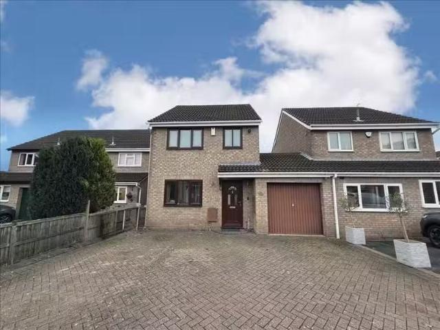 3 bedroom semi detached house for rent in Sandbarn Close, Soli.