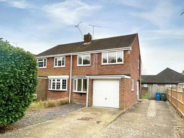 3 Bedroom Semi detached House For Rent In Sandhurst, Berkshire