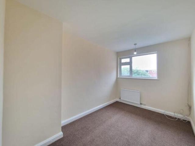 3 bedroom semi detached house for rent in Sandhurst Street, Leicester, LE2
