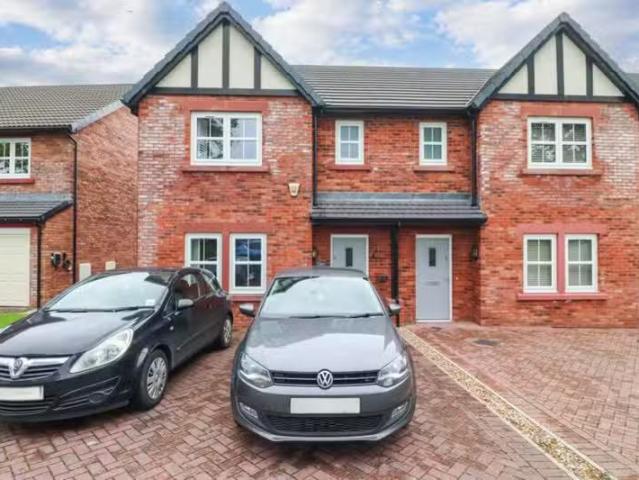 3 bedroom semi detached house for rent in Sandown Close, Carli.
