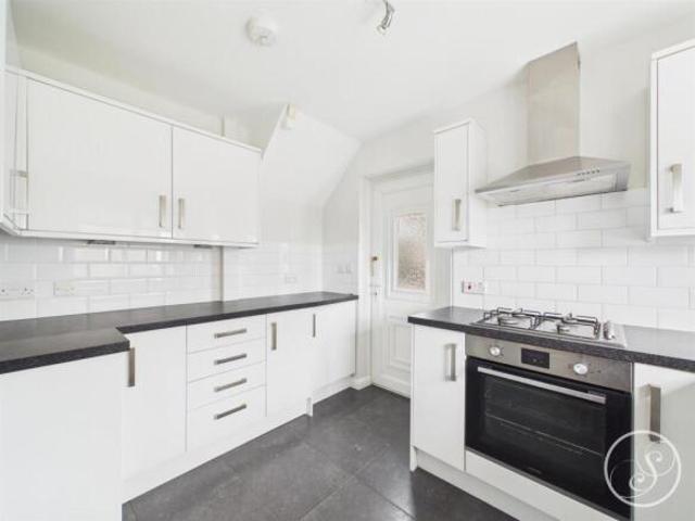 3 bedroom semi detached house for rent in Selby Road, Whitkirk, Leeds, LS15