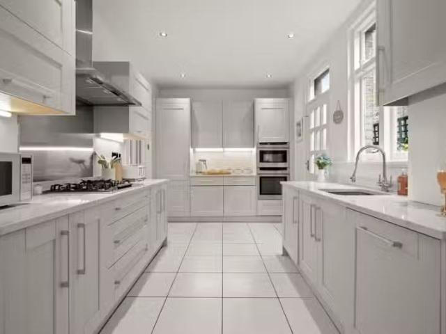 3 bedroom semi detached house for rent in Shortlands Road King.