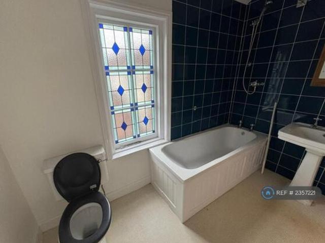 3 bedroom semi detached house for rent in Shamrock Villas, Southampton, SO17