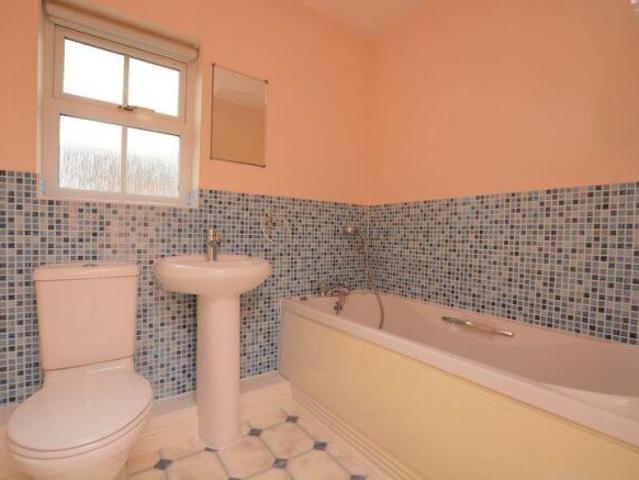 3 bedroom semi detached house for rent in Sharman Row, Langley Slough, SL3