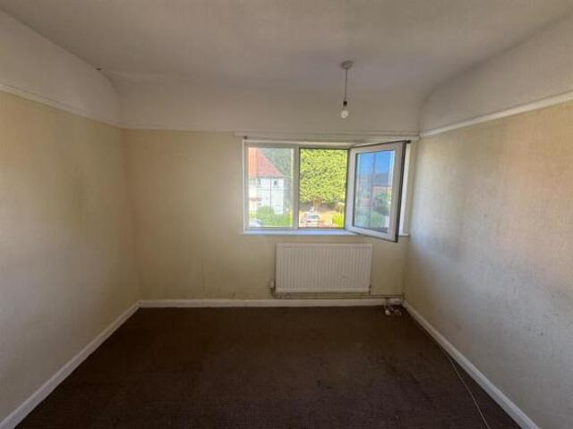 3 bedroom semi detached house for rent in Shepton Crescent, Nottingham, NG8
