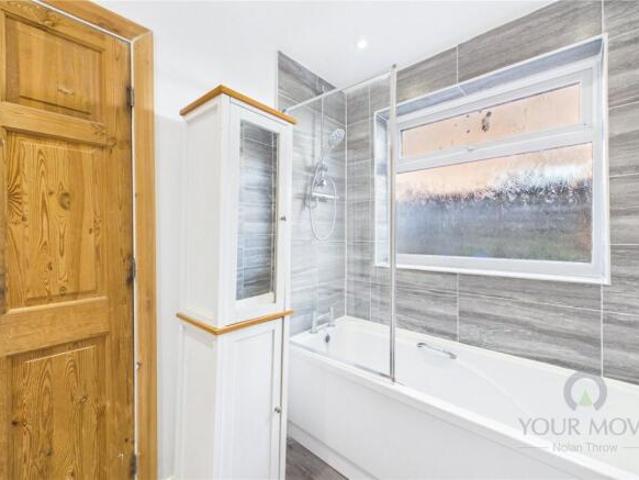3 bedroom semi detached house for rent in Sherwood Avenue, Kingsthorpe, Northampton, NN2