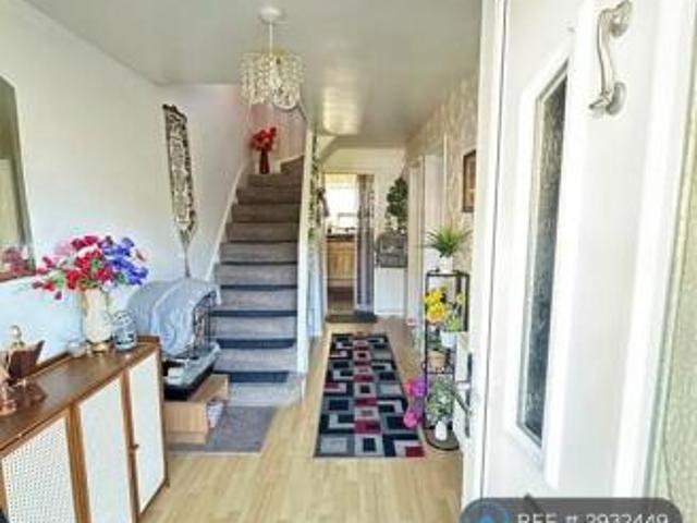3 bedroom semi detached house for rent in Shirley Avenue, Reading, RG2