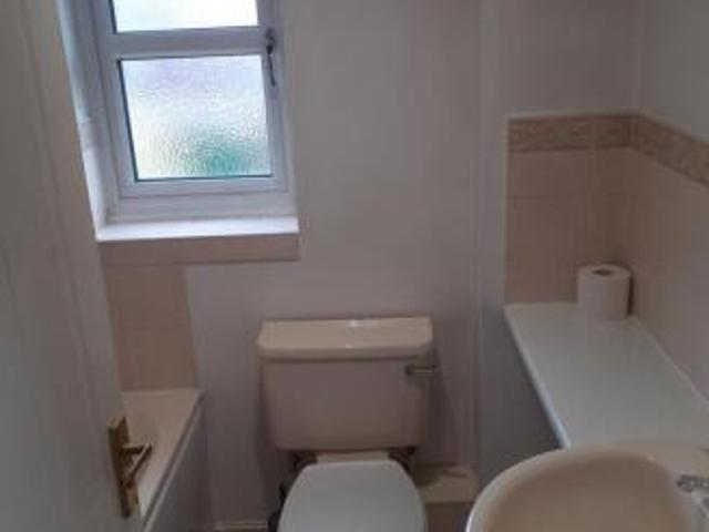 3 bedroom semi detached house for rent in Sinclair Drive, Longford, Coventry, CV6