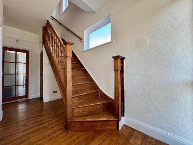 3 bedroom semi detached house for rent in Sidcup Road, Greenwich, London, SE12 8BW, SE12