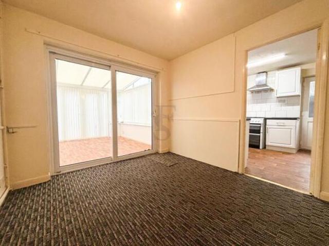 3 bedroom semi detached house for rent in Somerfield Walk, Leicester, LE4