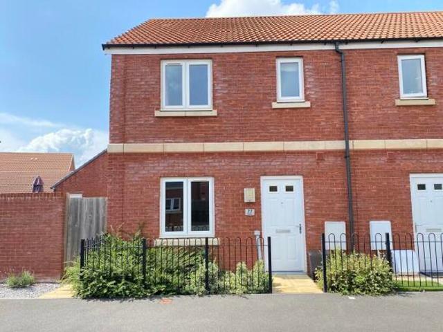 3 bedroom semi detached house for rent in Somerville Crescent, Exeter, EX2