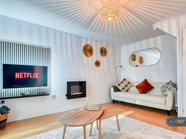 3 Bedroom Semi detached House For Rent In Solihull