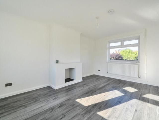 3 bedroom semi detached house for rent in South Avenue, Sittingbourne, Kent, ME10