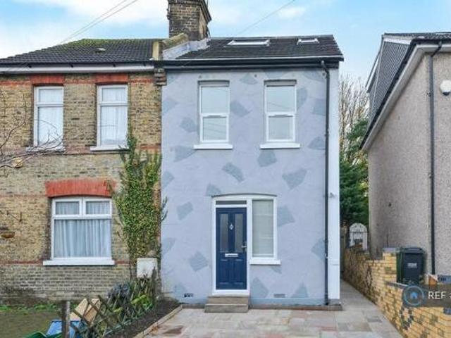 3 Bedroom Semi detached House For Rent In South Croydon