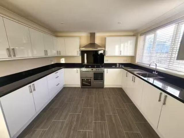 3 bedroom semi detached house for rent in South Road, Stourbri.