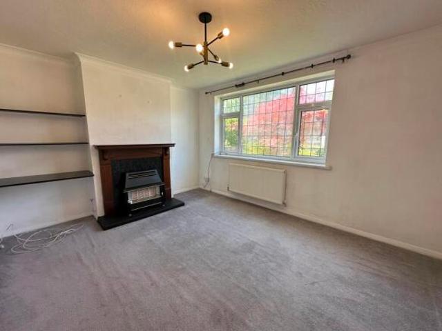 3 bedroom semi detached house for rent in Southall Road, Wednesfield, WV11