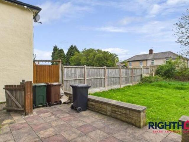 3 bedroom semi detached house for rent in Southfield Avenue, Bradford, BD6