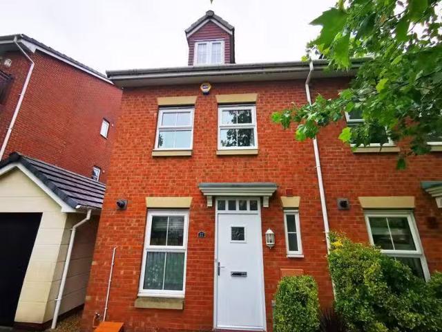 3 bedroom semi detached house for rent in Smith Road, Cardiff.