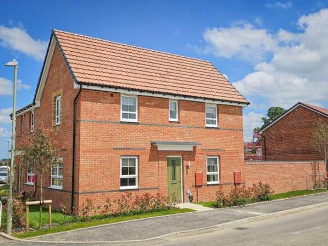 3 bedroom semi detached house for rent in Sniggs Field Avenue, Winnycroft, Gloucester, GL4
