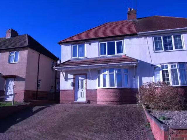 3 bedroom semi detached house for rent in Springfield Crescent.