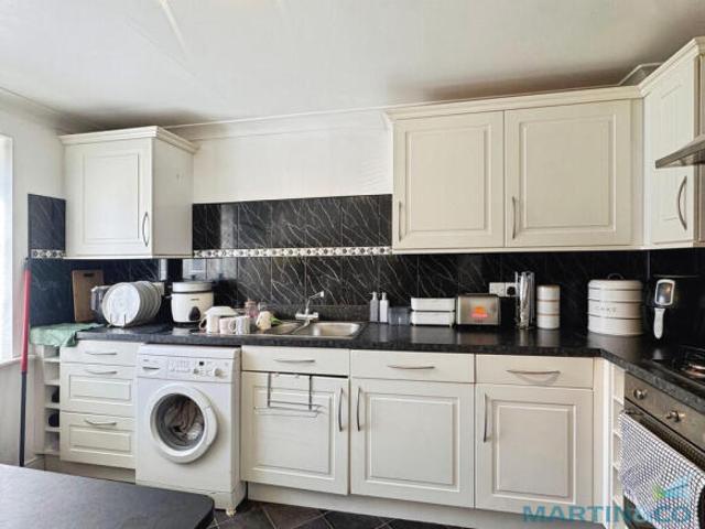 3 bedroom semi detached house for rent in Swaffer Way, Singleton Hill, Ashford, TN23