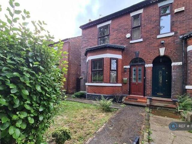3 Bedroom Semi detached House For Rent In Swinton, Manchester
