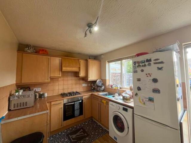3 bedroom semi detached house for rent in St Austell Way, Swindon, SN2