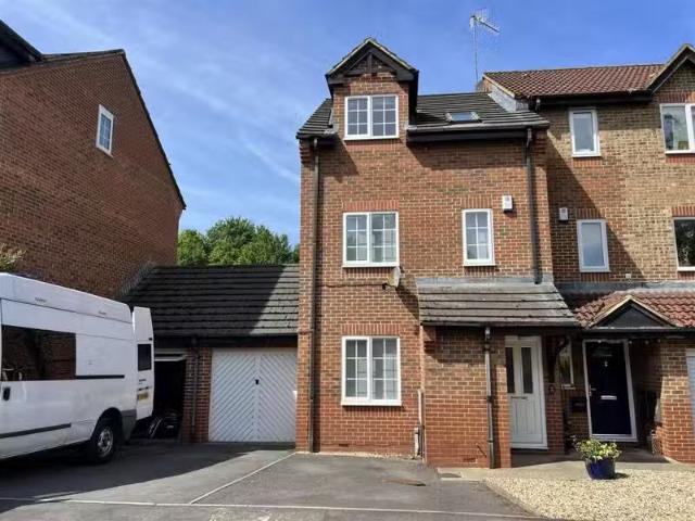 3 bedroom semi detached house for rent in St. Georges Avenue.