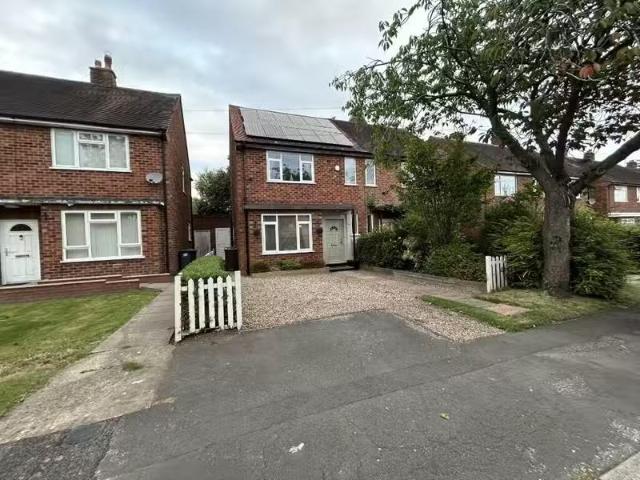 3 bedroom semi detached house for rent in St. Georges Road, Sh.