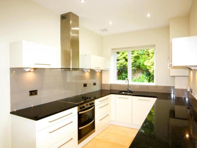 3 bedroom semi detached house for rent in St. Marys Walk, Harrogate, North Yorkshire, HG2