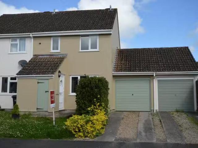 3 bedroom semi detached house for rent in St Medard Road, Wedm.