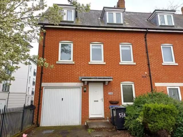 3 bedroom semi detached house for rent in St. Peters Grove, Ca.