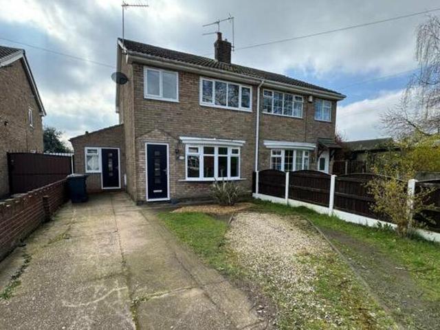 3 Bedroom Semi detached House For Rent In Stainforth