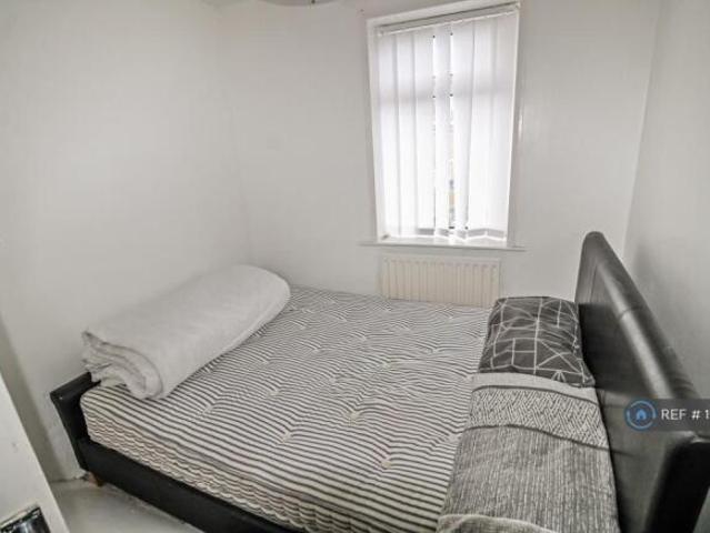 3 bedroom semi detached house for rent in Strathearn Way, Newcastle Upon Tyne, NE3
