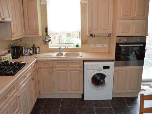 3 bedroom semi detached house for rent in Stratton Road, Bexleyheath, DA7