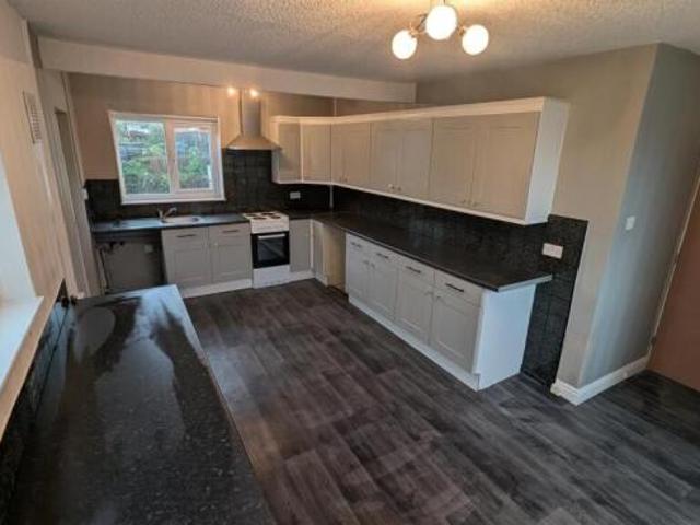 3 bedroom semi detached house for rent in Summer Hall Ing, Wyke, BD12
