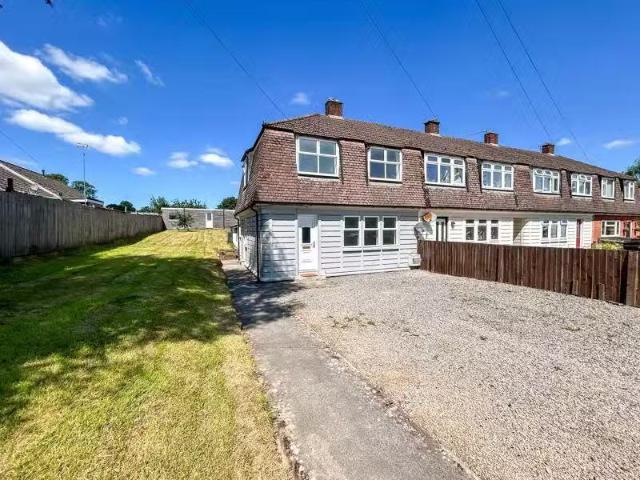 3 bedroom semi detached house for rent in Sunnymead, Oakhill.