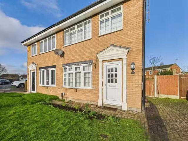 3 bedroom semi detached house for rent in Sullivan Avenue, Upt.