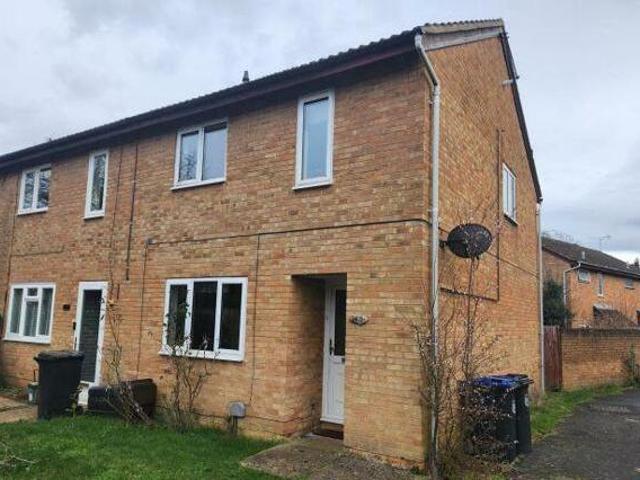 3 Bedroom Semi detached House For Rent In Surrey