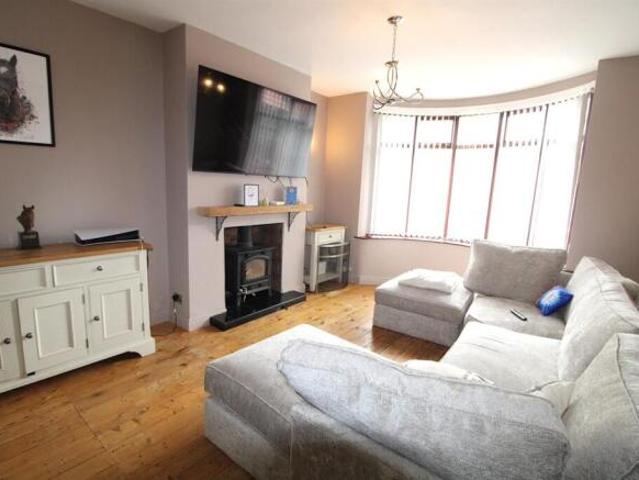 3 bedroom semi detached house for rent in Sylvan Avenue, Failsworth, Manchester, M35