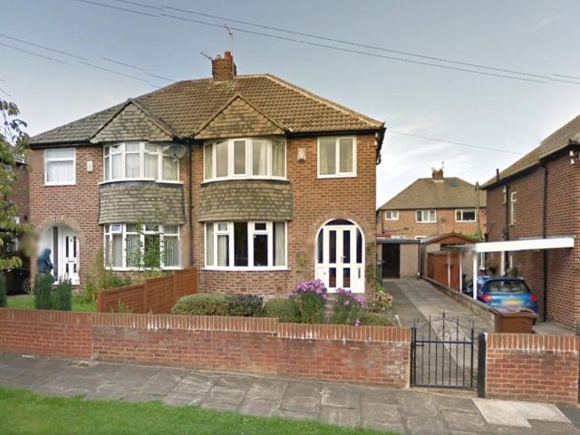 3 bedroom semi detached house Let in Bradford