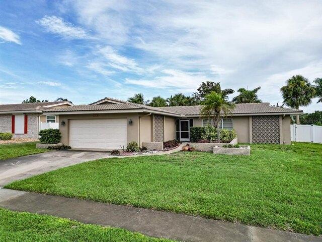 3 bedroom, Seminole FL 33776 LS92559969