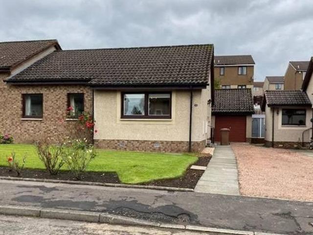 3 bedroom semidetached bungalow for rent in Orwell Place Dunfermline KY12