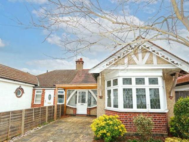 3 bedroom semidetached bungalow for rent in Bilton Road Hadleigh SS7