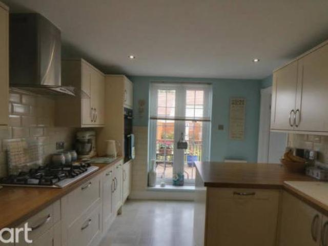 3 bedroom semidetached bungalow for sale in New Road Bedford MK43
