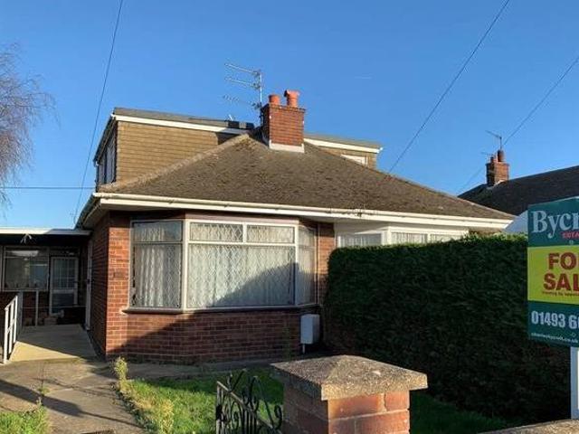 3 bedroom semidetached bungalow for sale in Bradwell Avenue Bradwell NR31