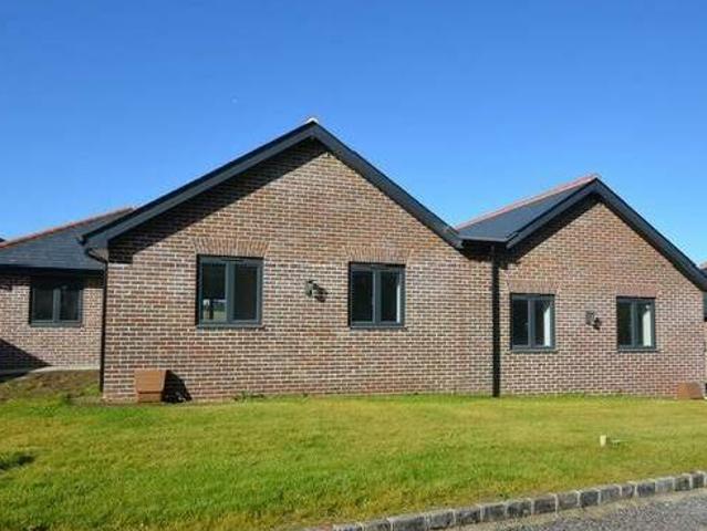 3 bedroom semidetached bungalow for sale in Clement Close Clavering CB11
