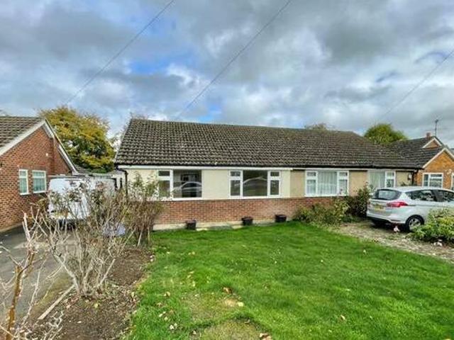 3 bedroom semidetached bungalow for sale in Friars Furlong Long Crendon Aylesbury HP18